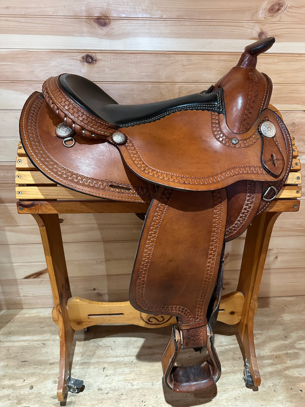 15” Dakota Arabian Western Saddle Model 5319 – The Saddle Consignor