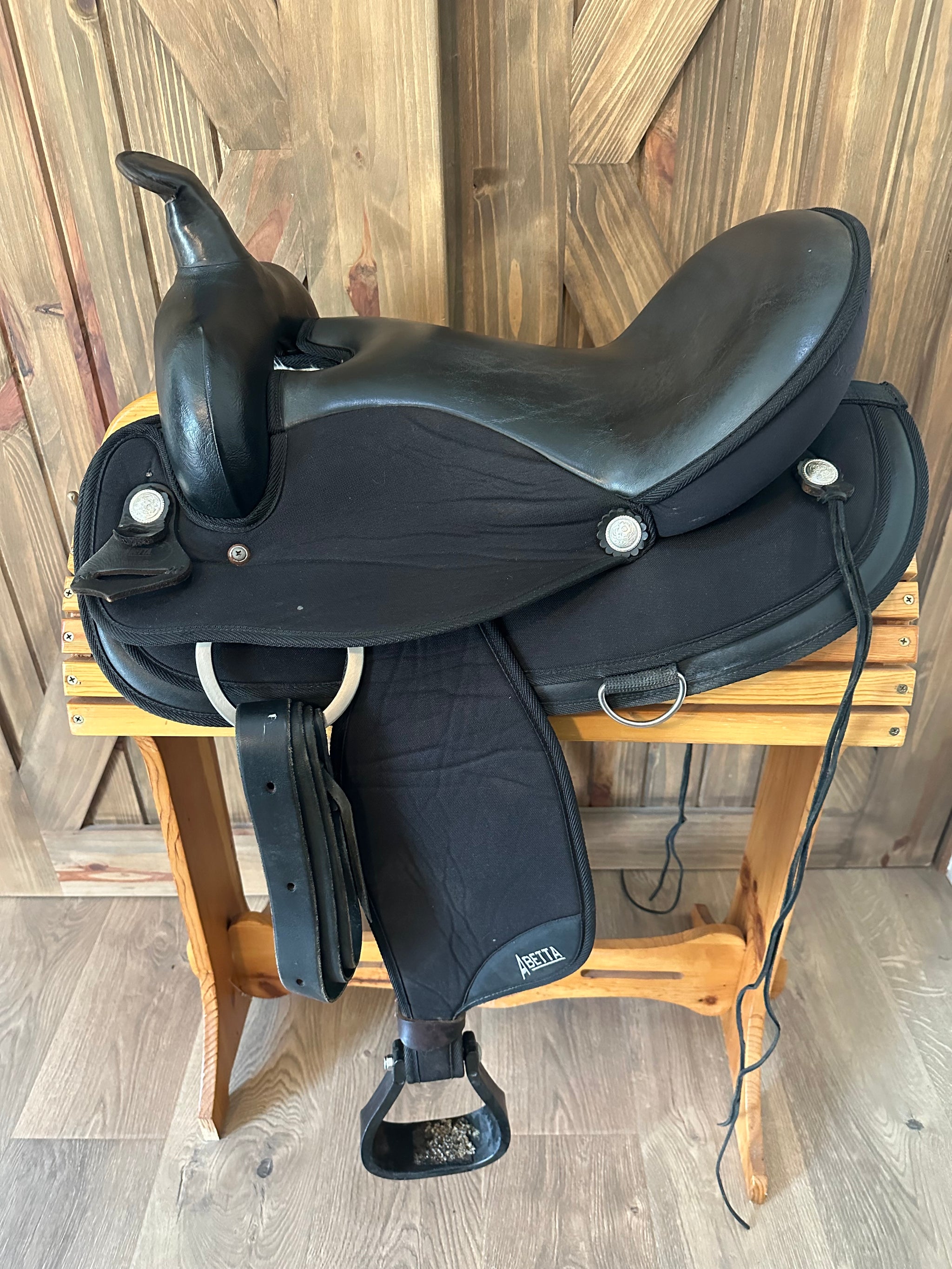 16” Abetta Sublime Lightweight Synthetic Trail Saddle Model-20500W-6 ...