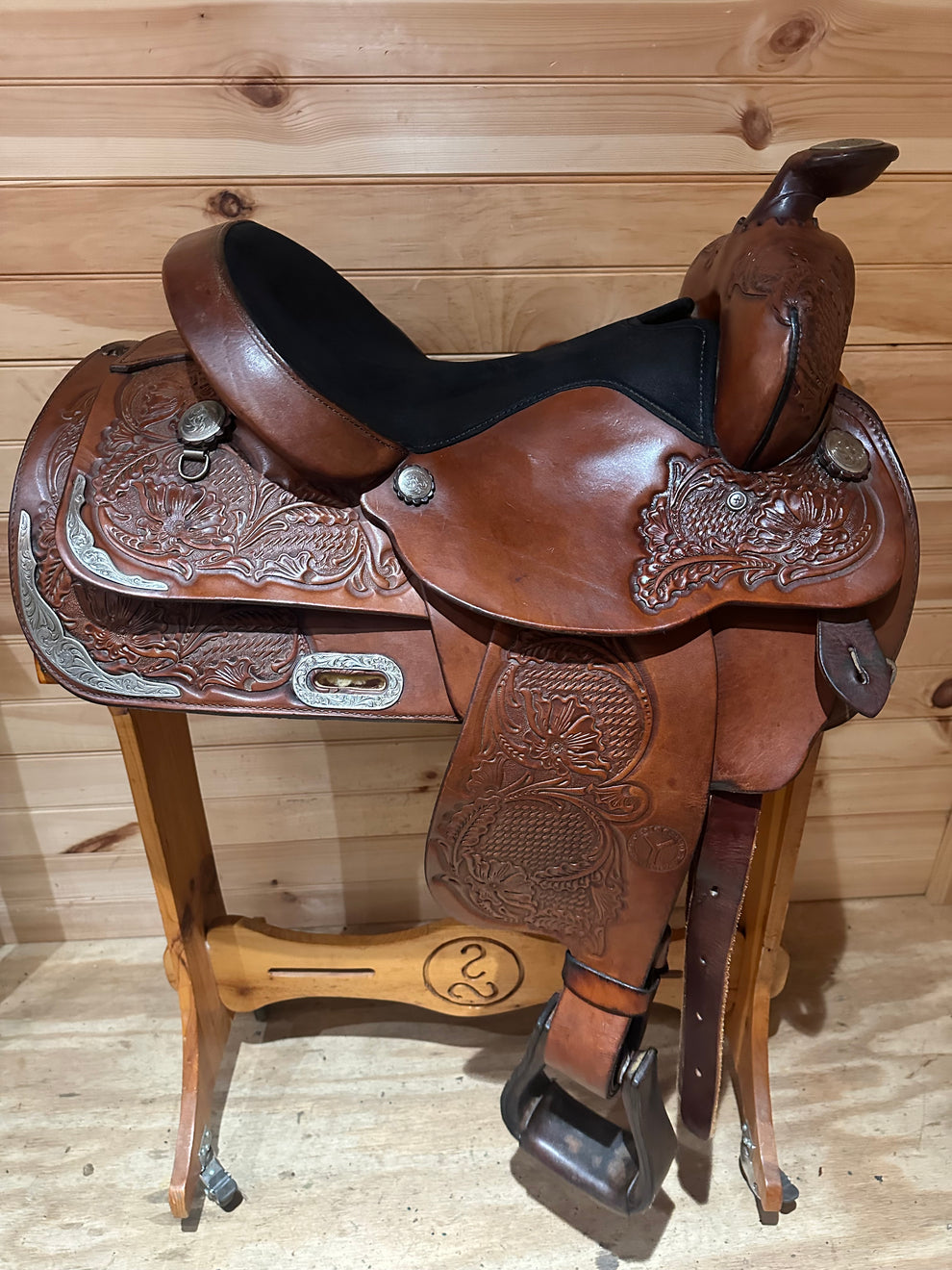 15” Circle Y Western Show Saddle Model 3875 – The Saddle Consignor